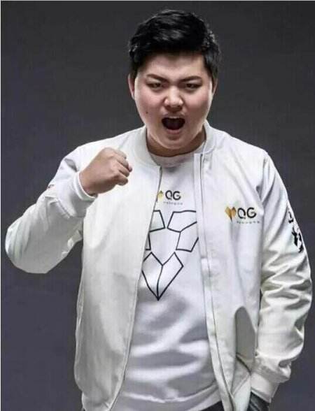 Uzi确认转会皇族 Newbee我们依然支持你_特玩网